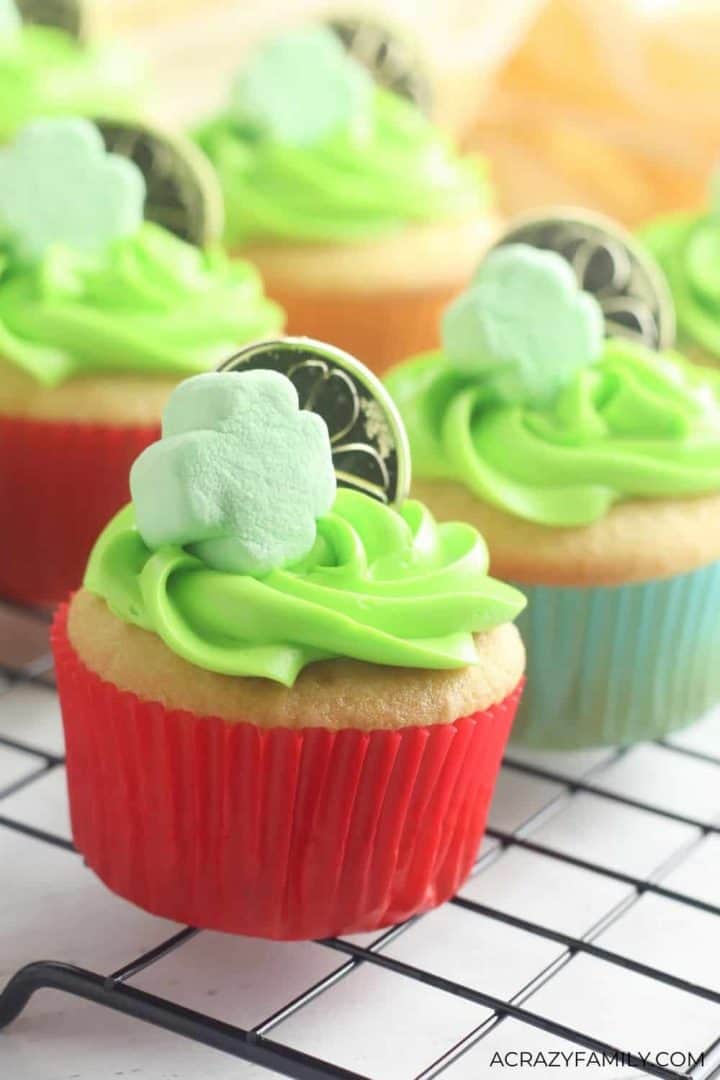 St. Patrick's Day Shamrock Cupcakes - A Crazy Family