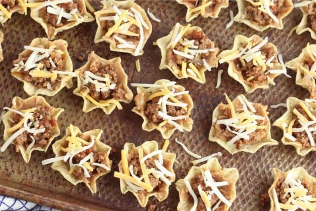 Nacho Cups: Easy Appetizer Idea for a Party - A Crazy Family