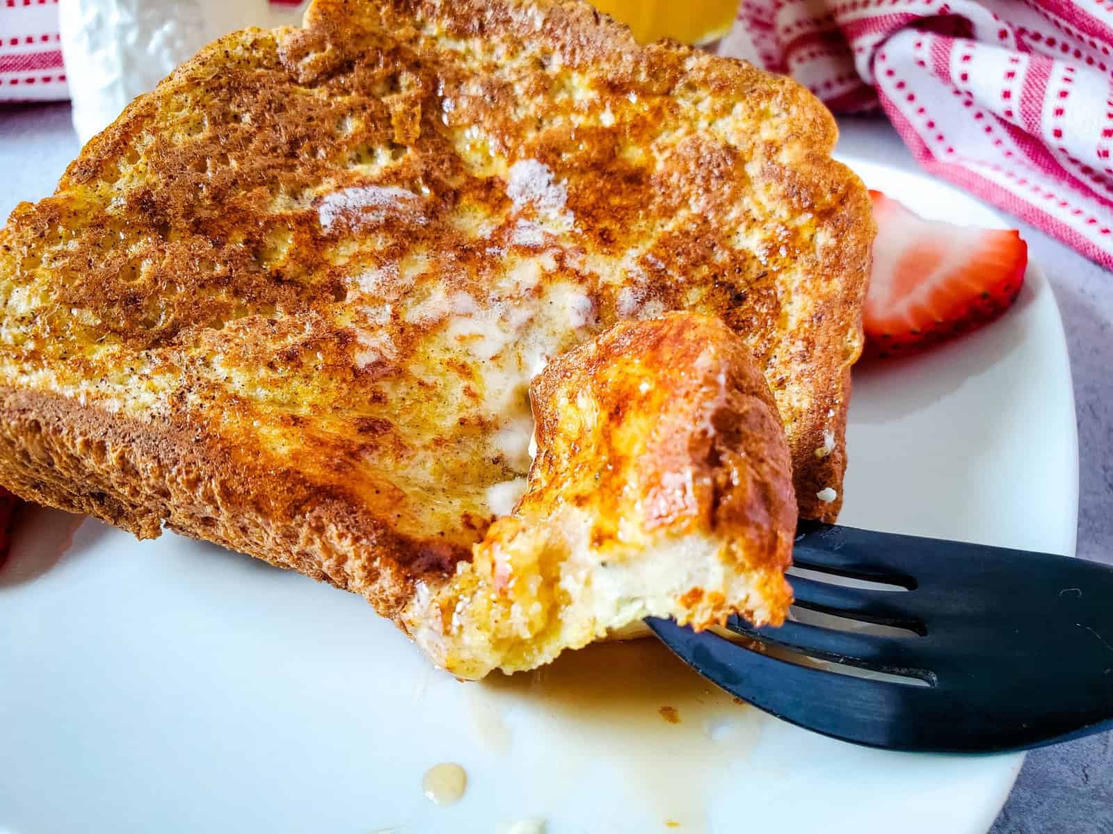 Easy French Toast with Strawberries - A Crazy Family
