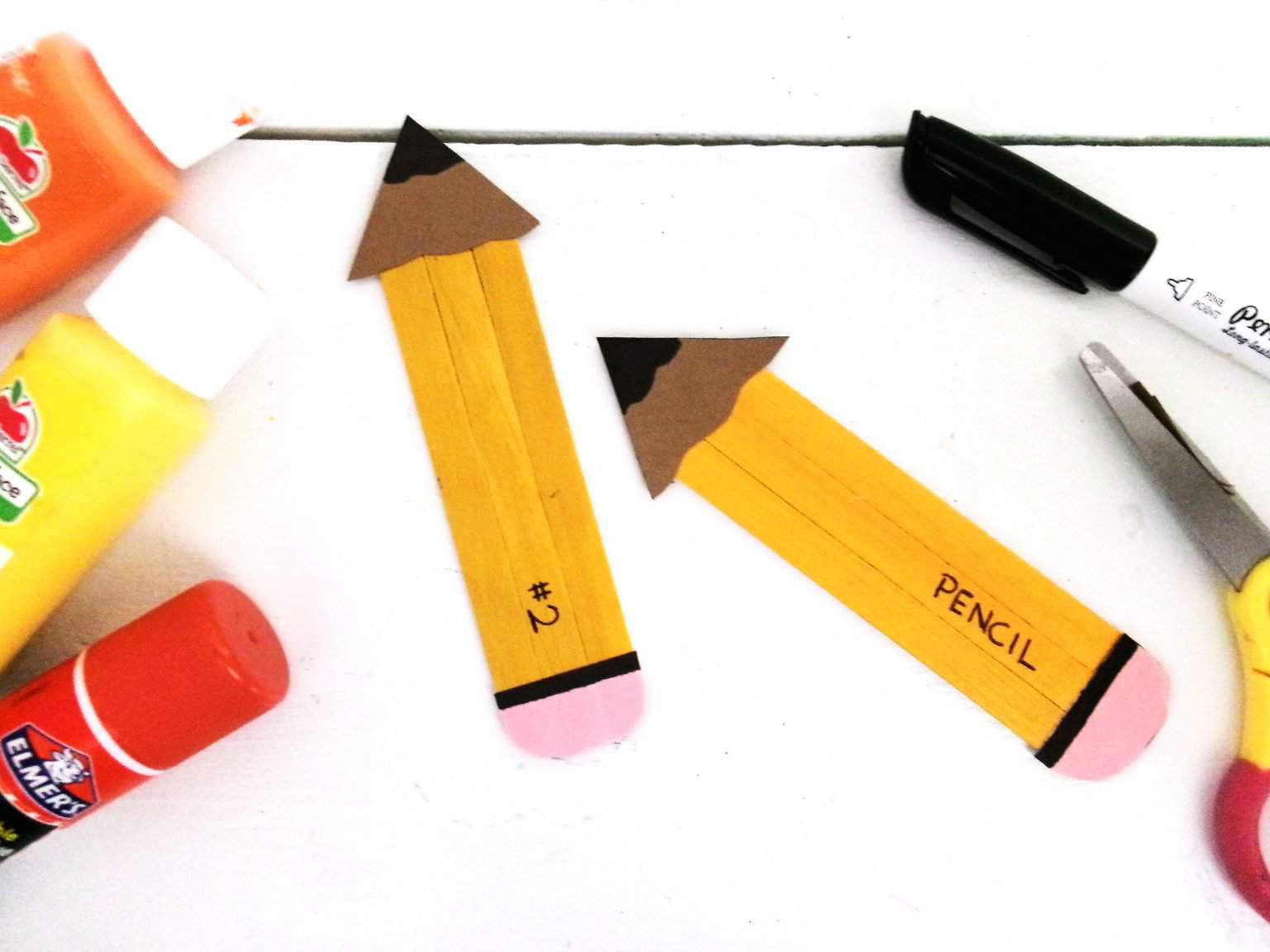Pencil Craft - A Crazy Family
