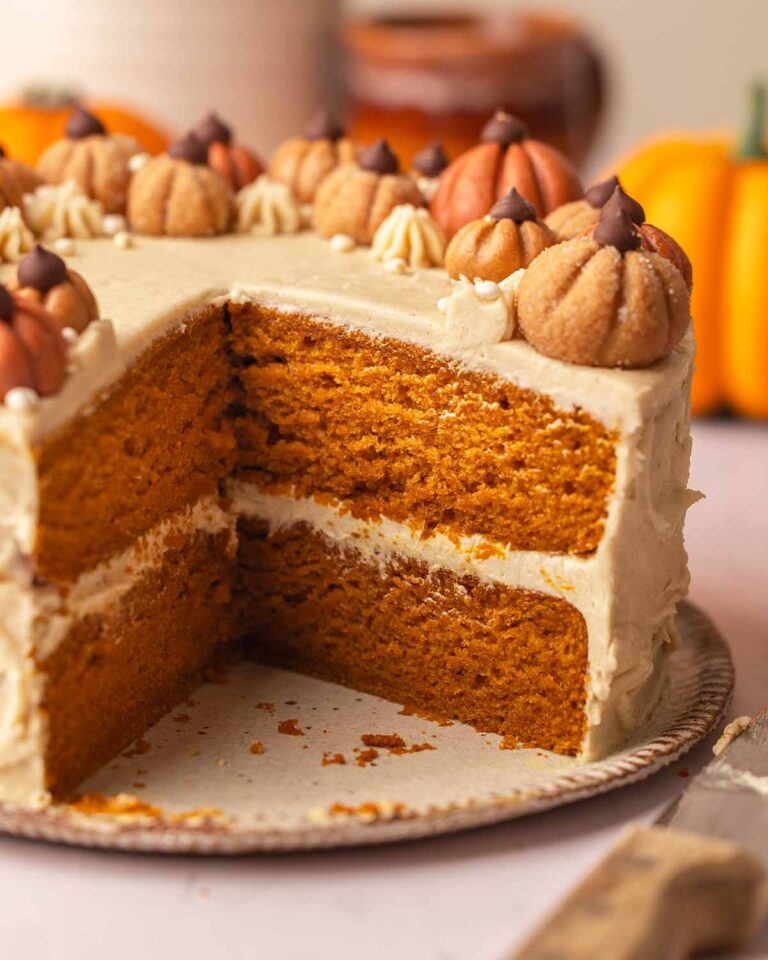 22 Must-Try Pumpkin Cakes and Cupcakes for Autumn - A Crazy Family