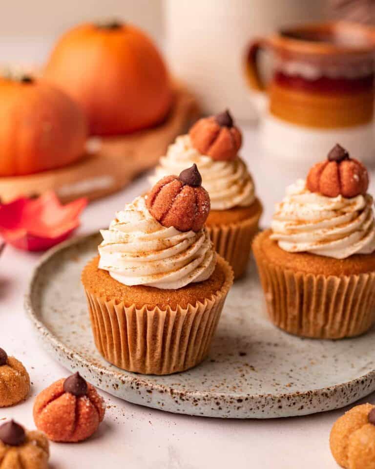 22 Must-Try Pumpkin Cakes and Cupcakes for Autumn - A Crazy Family