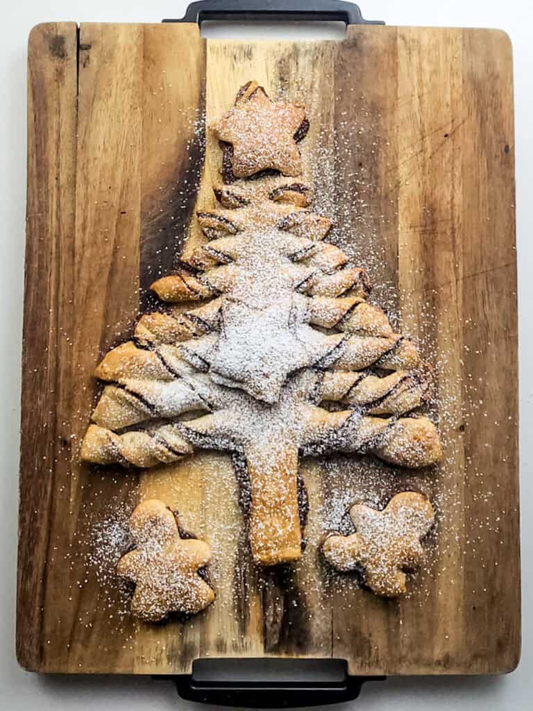 Pull-Apart Nutella-Filled Christmas Tree - A Crazy Family