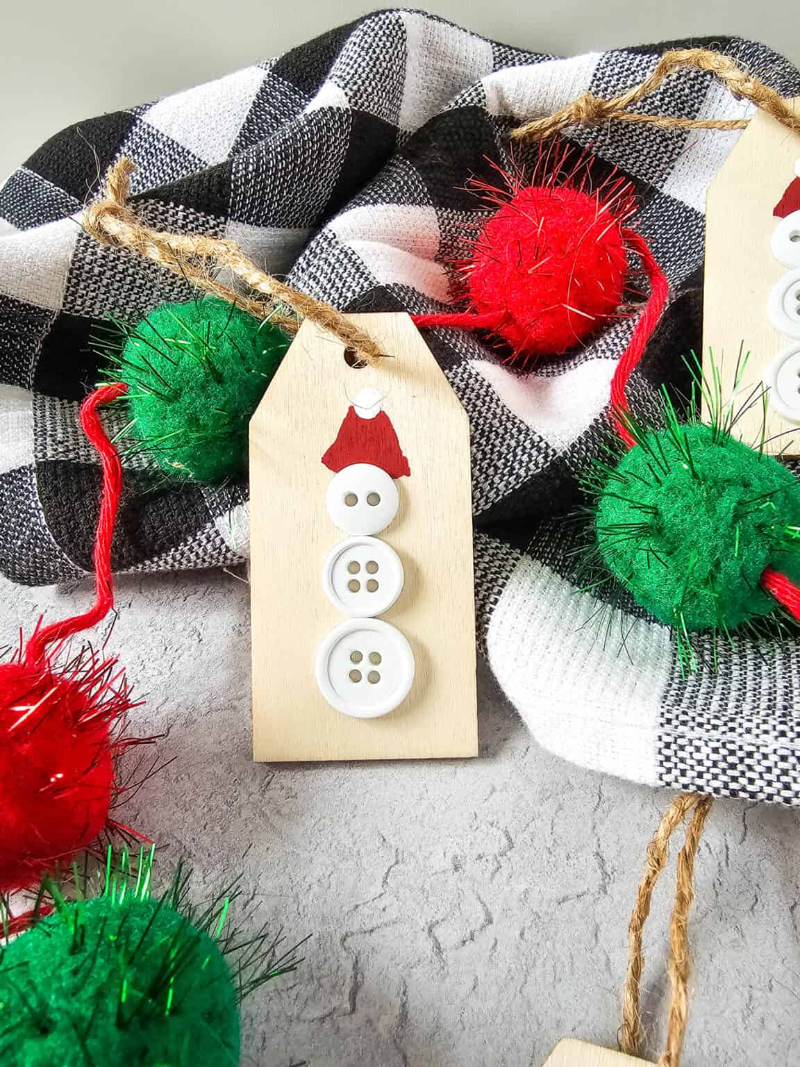 Easy and Adorable DIY Button Snowman Ornaments - Easy and Adorable DIY ...