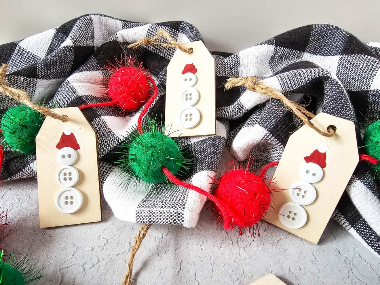 Easy and Adorable DIY Button Snowman Ornaments - Easy and Adorable DIY ...