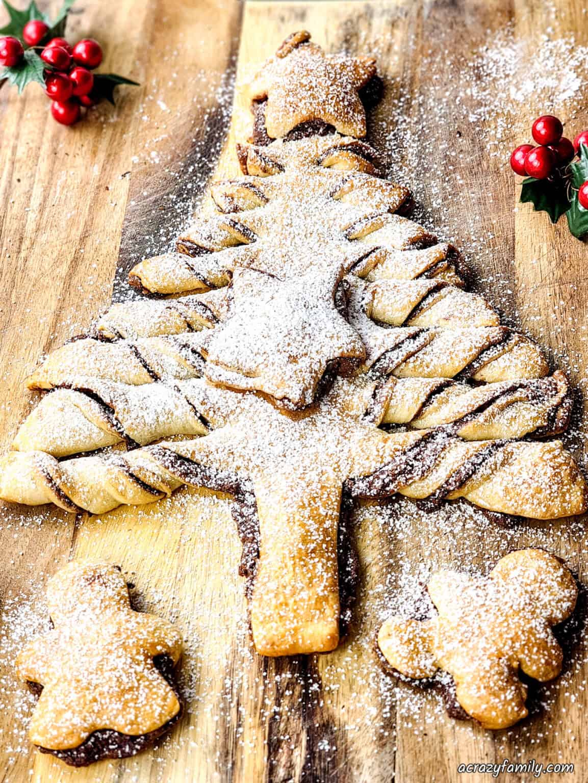 Pull-Apart Nutella-Filled Christmas Tree - A Crazy Family